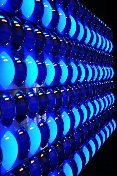 BubbLEDs™ 12W Pixel Mapping LED Wall Panel | OmniSistem